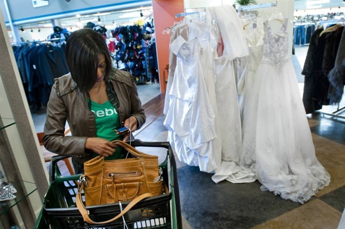 Unclaimed Baggage Center: A Retail Store of Lost Luggage | Amusing Planet